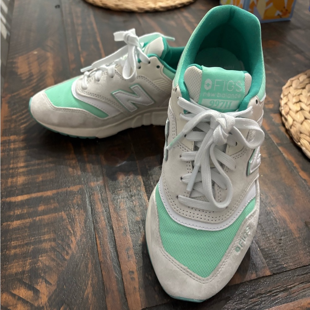 New Balance Figs 997h - Gem